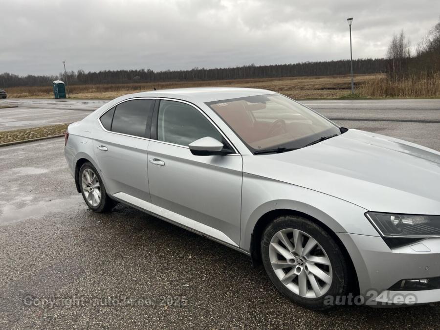 Pelēks Skoda SuperB 2018 Tallina, ar dzinēja tilpumu 2.00 L un nobraukumu 280 tūkst. km par 12500 €, foto 27 vietnē AUTOMOTO.COM.LV
