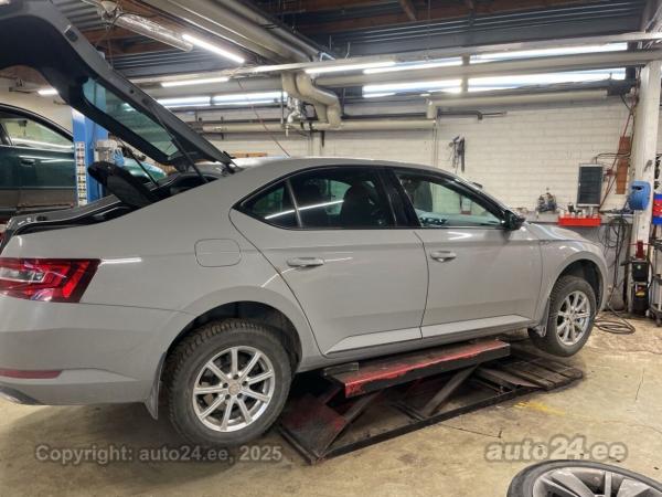 Grey Skoda SuperB 2018 in Tallinn, with an engine capacity of 1.40 L and mileage of 168 thousand km for 15900 €, photo 8 on AUTOMOTO.COM.LV