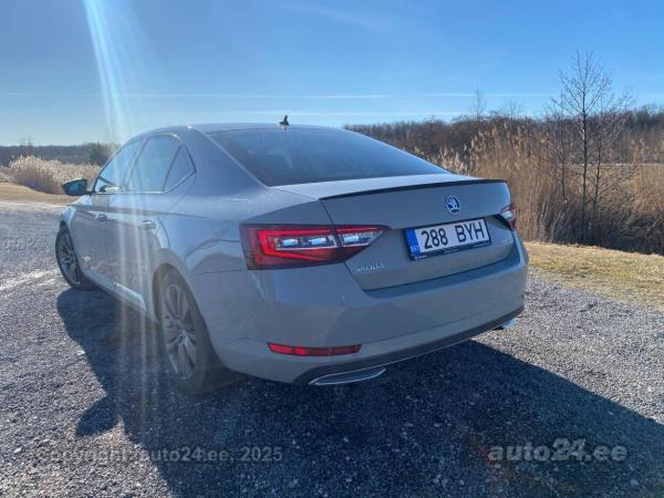 Grey Skoda SuperB 2018 in Tallinn, with an engine capacity of 1.40 L and mileage of 168 thousand km for 15900 €, photo 6 on AUTOMOTO.COM.LV