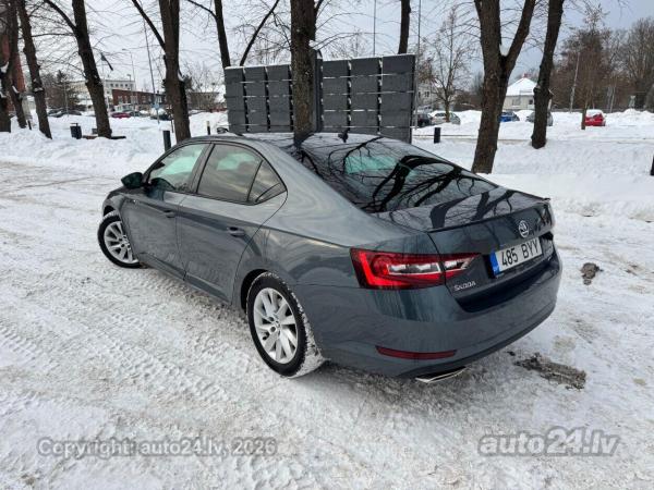 Pelēks Skoda SuperB 2018 Tallina, ar dzinēja tilpumu 2.00 L un nobraukumu 95 tūkst. km par 24000 €, foto 5 vietnē AUTOMOTO.COM.LV