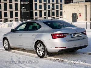 Pelēks Skoda SuperB 2018 Tallina, ar dzinēja tilpumu 1.80 L un nobraukumu 88 tūkst. km par 18900 €, foto 5 vietnē AUTOMOTO.COM.LV
