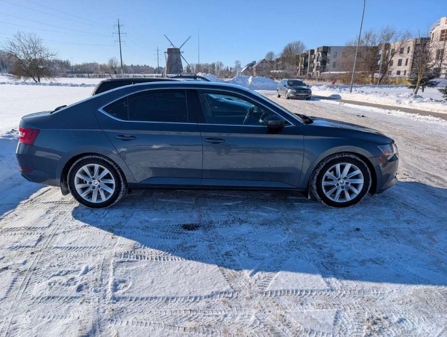 Grey Skoda SuperB 2018 in Siauliai, with an engine capacity of 1.80 L and mileage of 260 thousand km for 13750 €, photo 2 on AUTOMOTO.COM.LV
