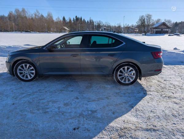Pelēks Skoda SuperB 2018 Šauļi, ar dzinēja tilpumu 1.80 L un nobraukumu 260 tūkst. km par 13750 €, foto 4 vietnē AUTOMOTO.COM.LV