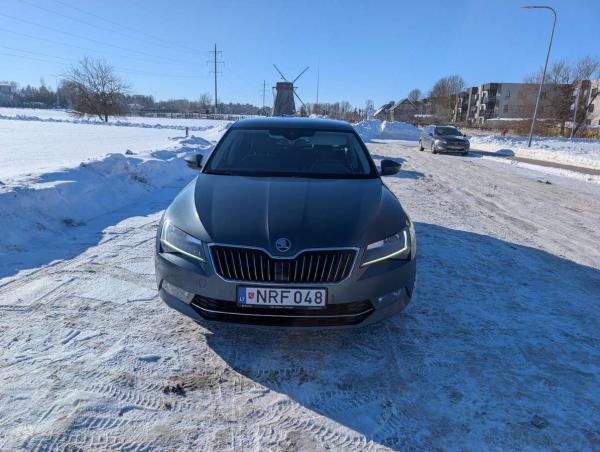 Pelēks Skoda SuperB 2018 Šauļi, ar dzinēja tilpumu 1.80 L un nobraukumu 260 tūkst. km par 13750 €, foto 5 vietnē AUTOMOTO.COM.LV