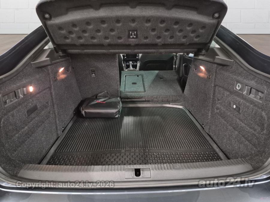Grey Skoda SuperB 2018 in Tallinn, with an engine capacity of 1.80 L and mileage of 142 thousand km for 15990 €, photo 11 on AUTOMOTO.COM.LV