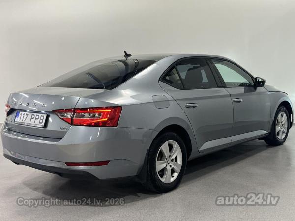 Pelēks Skoda SuperB 2020 Tallina, ar dzinēja tilpumu 2.00 L un nobraukumu 150 tūkst. km par 15700 €, foto 4 vietnē AUTOMOTO.COM.LV