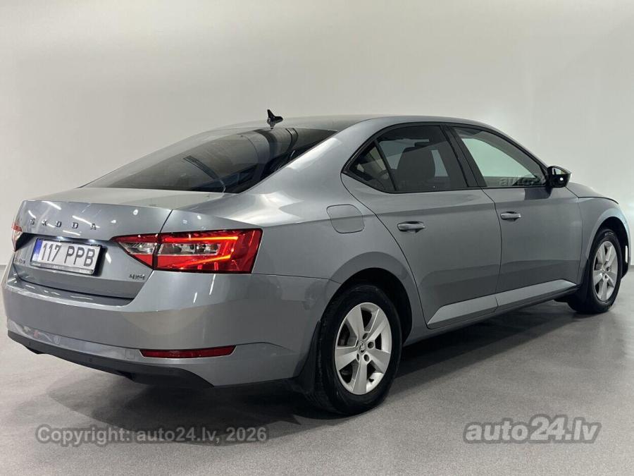 Pelēks Skoda SuperB 2020 Tallina, ar dzinēja tilpumu 2.00 L un nobraukumu 150 tūkst. km par 15700 €, foto 4 vietnē AUTOMOTO.COM.LV