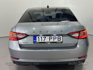 Pelēks Skoda SuperB 2020 Tallina, ar dzinēja tilpumu 2.00 L un nobraukumu 150 tūkst. km par 15700 €, foto 5 vietnē AUTOMOTO.COM.LV