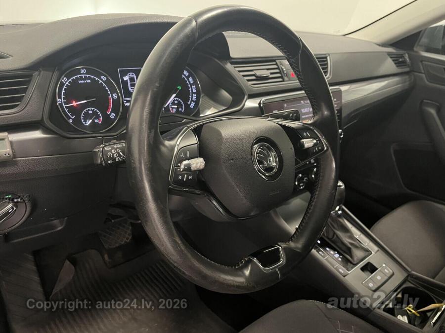 Pelēks Skoda SuperB 2020 Tallina, ar dzinēja tilpumu 2.00 L un nobraukumu 150 tūkst. km par 15700 €, foto 7 vietnē AUTOMOTO.COM.LV