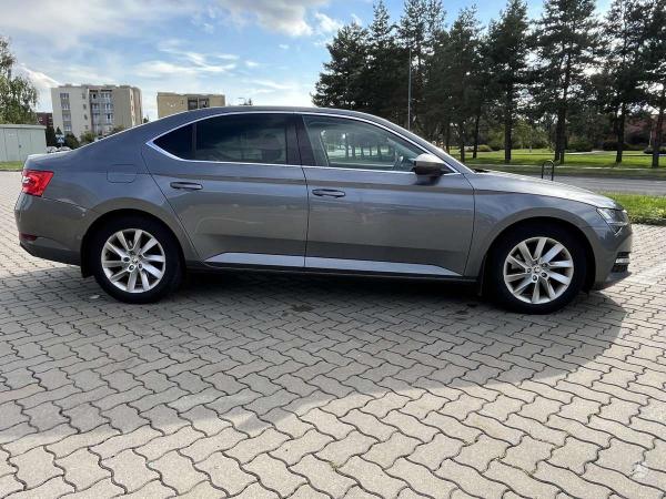 Pelēks Skoda SuperB 2022 Panevēža, ar dzinēja tilpumu 1.97 L un nobraukumu 148 tūkst. km par 21000 €, foto 5 vietnē AUTOMOTO.COM.LV