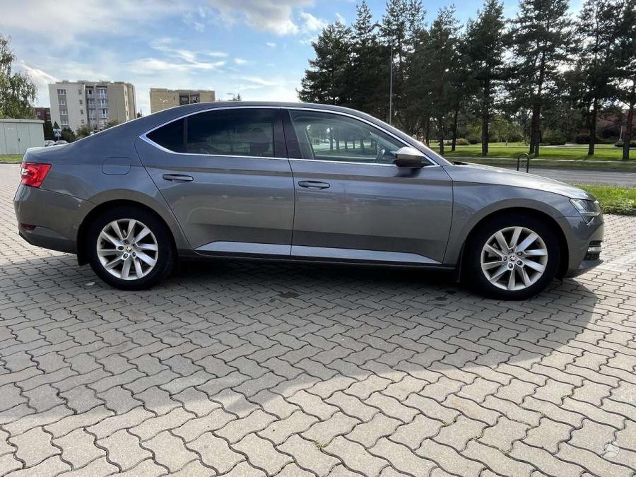 Pelēks Skoda SuperB 2022 Panevēža, ar dzinēja tilpumu 1.97 L un nobraukumu 148 tūkst. km par 21000 €, foto 5 vietnē AUTOMOTO.COM.LV
