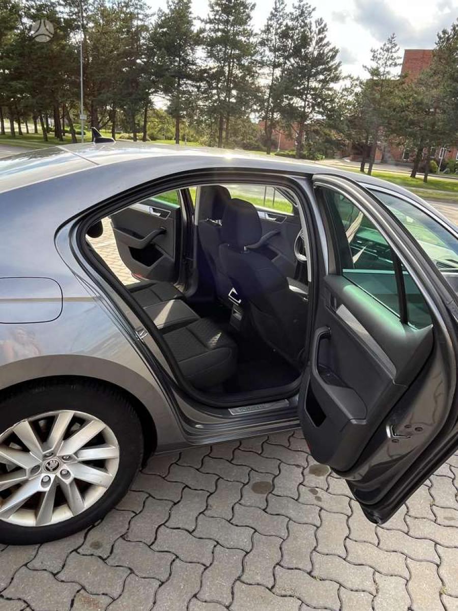 Pelēks Skoda SuperB 2022 Panevēža, ar dzinēja tilpumu 1.97 L un nobraukumu 148 tūkst. km par 21000 €, foto 15 vietnē AUTOMOTO.COM.LV