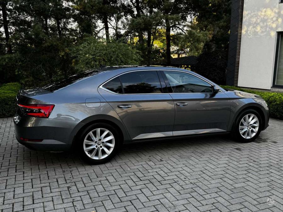 Pelēks Skoda SuperB 2023 Kauņa, ar dzinēja tilpumu 1.98 L un nobraukumu 116 tūkst. km par 23200 €, foto 55 vietnē AUTOMOTO.COM.LV