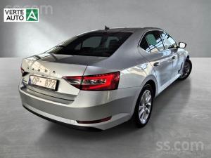 Pelēks Skoda SuperB 2023 Rīga, ar dzinēja tilpumu 1.50 L un nobraukumu 76 tūkst. km par 22590 €, foto 5 vietnē AUTOMOTO.COM.LV
