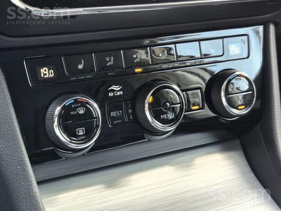 Pelēks Skoda SuperB 2023 Rīga, ar dzinēja tilpumu 1.50 L un nobraukumu 76 tūkst. km par 22590 €, foto 12 vietnē AUTOMOTO.COM.LV