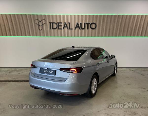 Skoda SuperB 2024 in Tallinn on AUTOMOTO.COM.LV Grey Skoda SuperB 2024 in Tallinn, with an engine capacity of 1.50 L and mileage of 49 thousand km for 29990 €, photo 5 on AUTOMOTO.COM.LV