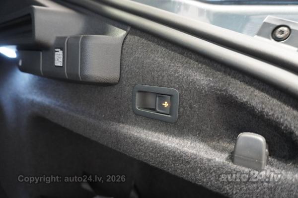 Grey Skoda SuperB 2026 in Tallinn, with an engine capacity of 1.50 L and mileage of 1 thousand km for 51600 €, photo 9 on AUTOMOTO.COM.LV