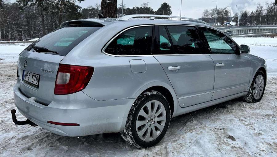 Pelēks Skoda SuperB 2010 Viļņa, ar dzinēja tilpumu 1.80 L un nobraukumu 326 tūkst. km par 3700 €, foto 3 vietnē AUTOMOTO.COM.LV