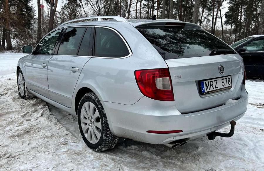 Pelēks Skoda SuperB 2010 Viļņa, ar dzinēja tilpumu 1.80 L un nobraukumu 326 tūkst. km par 3700 €, foto 4 vietnē AUTOMOTO.COM.LV