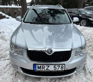Pelēks Skoda SuperB 2010 Viļņa, ar dzinēja tilpumu 1.80 L un nobraukumu 326 tūkst. km par 3700 €, foto 5 vietnē AUTOMOTO.COM.LV