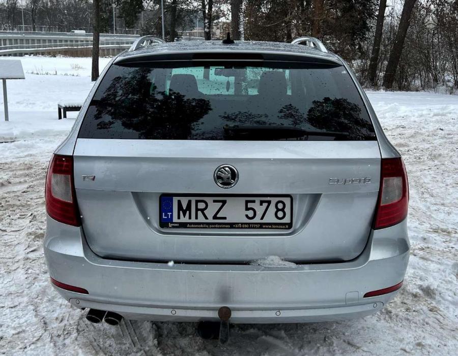 Pelēks Skoda SuperB 2010 Viļņa, ar dzinēja tilpumu 1.80 L un nobraukumu 326 tūkst. km par 3700 €, foto 6 vietnē AUTOMOTO.COM.LV