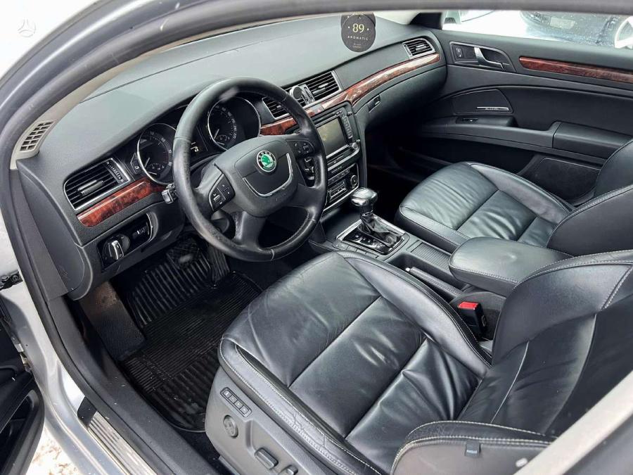 Pelēks Skoda SuperB 2010 Viļņa, ar dzinēja tilpumu 1.80 L un nobraukumu 326 tūkst. km par 3700 €, foto 9 vietnē AUTOMOTO.COM.LV