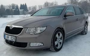 Pelēks Skoda SuperB 2010 Kelmė, ar dzinēja tilpumu 1.97 L un nobraukumu 353 tūkst. km par 3800 €, foto  vietnē AUTOMOTO.COM.LV