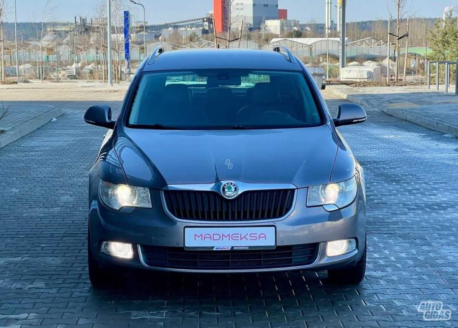 Grey Skoda SuperB 2010 in Vilnius, with an engine capacity of 2.00 L and mileage of 390 thousand km for 4490 €, photo 5 on AUTOMOTO.COM.LV