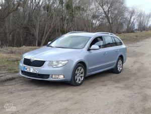 Pelēks Skoda SuperB 2010 Kauņa, ar dzinēja tilpumu 2.00 L un nobraukumu 321 tūkst. km par 2800 €, foto  vietnē AUTOMOTO.COM.LV