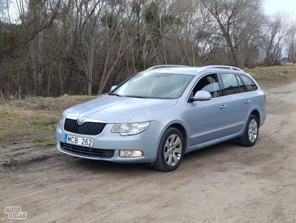 Pelēks Skoda SuperB 2010 Kauņa, ar dzinēja tilpumu 2.00 L un nobraukumu 321 tūkst. km par 2800 €, foto 2 vietnē AUTOMOTO.COM.LV
