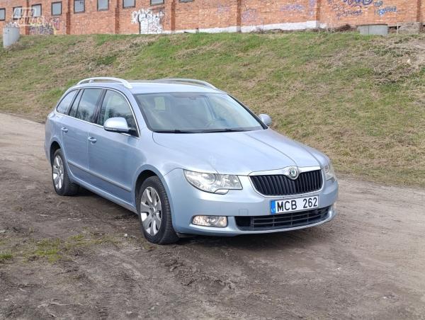 Pelēks Skoda SuperB 2010 Kauņa, ar dzinēja tilpumu 2.00 L un nobraukumu 321 tūkst. km par 2800 €, foto 3 vietnē AUTOMOTO.COM.LV