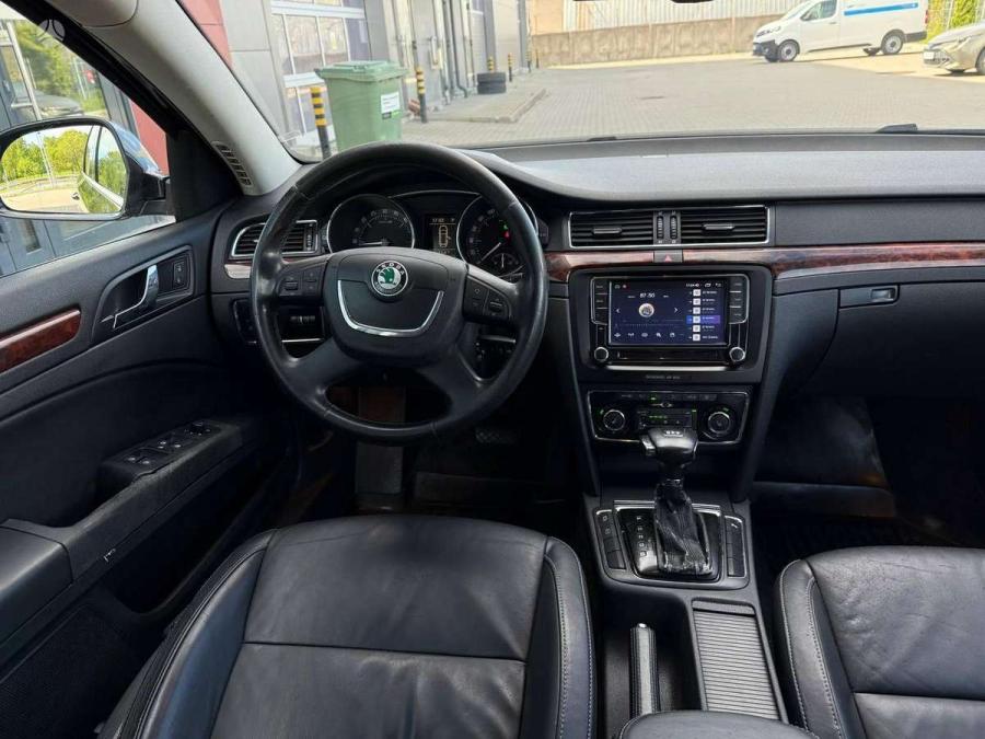 Pelēks Skoda SuperB 2010 Klaipėda, ar dzinēja tilpumu 1.97 L un nobraukumu 292 tūkst. km par 3800 €, foto 9 vietnē AUTOMOTO.COM.LV