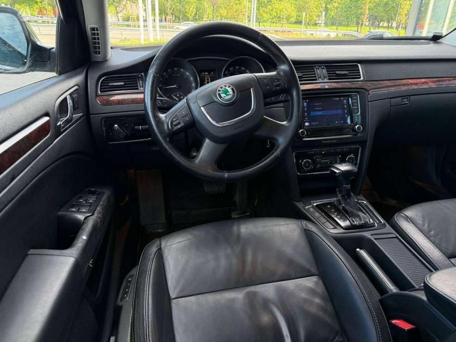 Pelēks Skoda SuperB 2010 Klaipėda, ar dzinēja tilpumu 1.97 L un nobraukumu 292 tūkst. km par 3800 €, foto 12 vietnē AUTOMOTO.COM.LV
