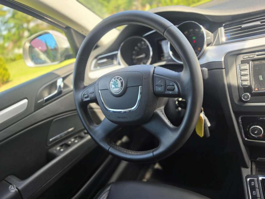 Pelēks Skoda SuperB 2010 Panevēža, ar dzinēja tilpumu 2.00 L un nobraukumu 310 tūkst. km par 4950 €, foto 14 vietnē AUTOMOTO.COM.LV