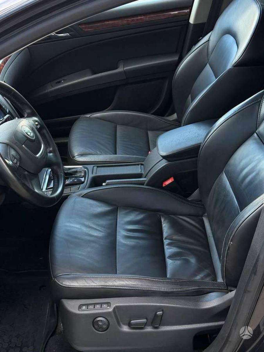 Grey Skoda SuperB 2010 in Klaipeda, with an engine capacity of 1.97 L and mileage of 292 thousand km for 3900 €, photo 20 on AUTOMOTO.COM.LV