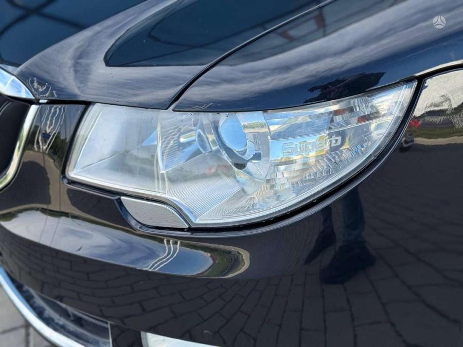 Grey Skoda SuperB 2010 in Klaipeda, with an engine capacity of 1.97 L and mileage of 292 thousand km for 3900 €, photo 5 on AUTOMOTO.COM.LV