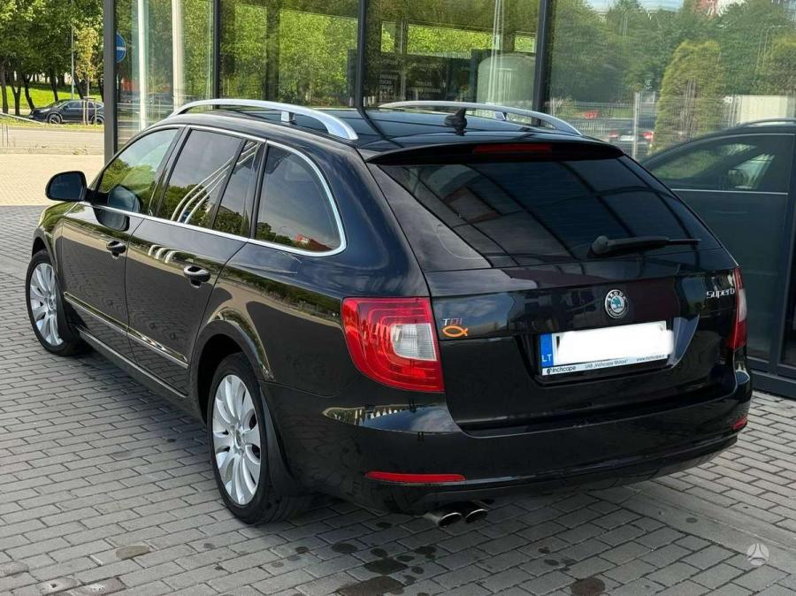 Grey Skoda SuperB 2010 in Klaipeda, with an engine capacity of 1.97 L and mileage of 292 thousand km for 3900 €, photo 8 on AUTOMOTO.COM.LV