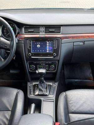 Grey Skoda SuperB 2010 in Klaipeda, with an engine capacity of 1.97 L and mileage of 292 thousand km for 3900 €, photo 10 on AUTOMOTO.COM.LV