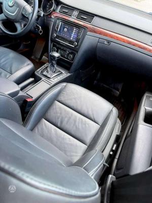 Grey Skoda SuperB 2010 in Klaipeda, with an engine capacity of 1.97 L and mileage of 292 thousand km for 3900 €, photo 19 on AUTOMOTO.COM.LV