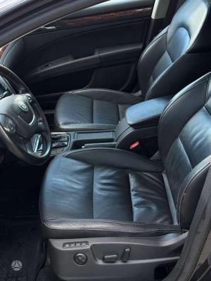 Grey Skoda SuperB 2010 in Klaipeda, with an engine capacity of 1.97 L and mileage of 292 thousand km for 3900 €, photo 20 on AUTOMOTO.COM.LV