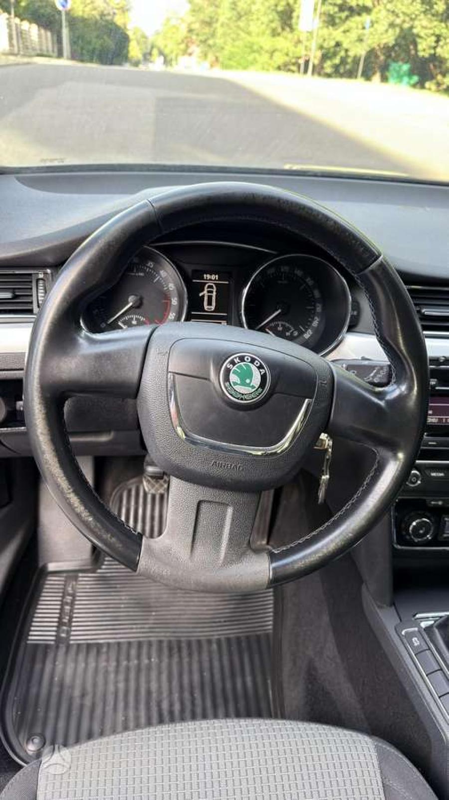 Pelēks Skoda SuperB 2010 Kauņa, ar dzinēja tilpumu 1.97 L un nobraukumu 376 tūkst. km par 2699 €, foto 13 vietnē AUTOMOTO.COM.LV