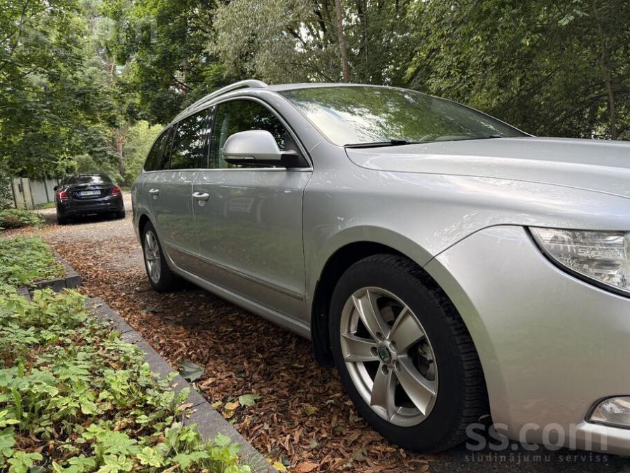 Grey Skoda SuperB 2010 in Riga, with an engine capacity of 2.00 L and mileage of 249 thousand km for 4200 €, photo 6 on AUTOMOTO.COM.LV