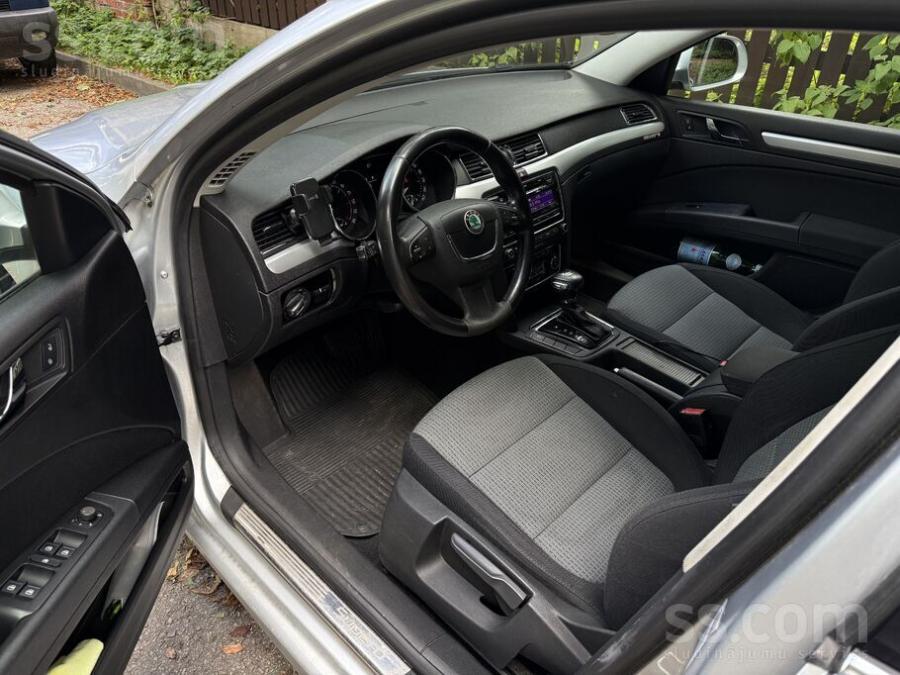 Grey Skoda SuperB 2010 in Riga, with an engine capacity of 2.00 L and mileage of 249 thousand km for 4200 €, photo 8 on AUTOMOTO.COM.LV