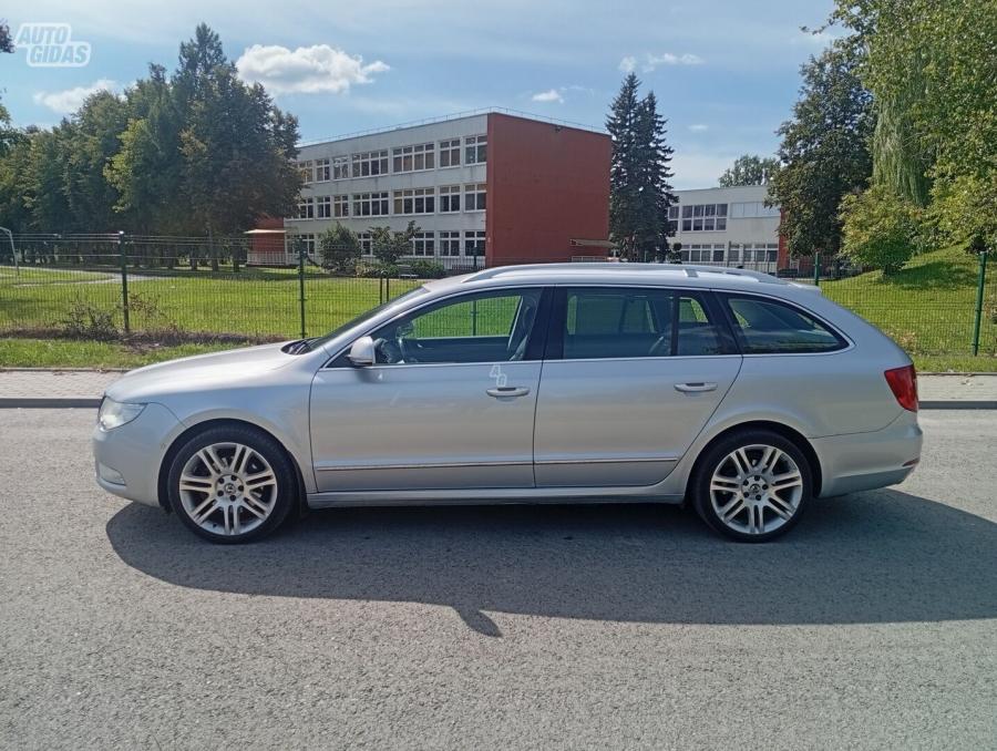 Pelēks Skoda SuperB 2010 Viļņa, ar dzinēja tilpumu 2.00 L un nobraukumu 399 tūkst. km par 3600 €, foto 8 vietnē AUTOMOTO.COM.LV