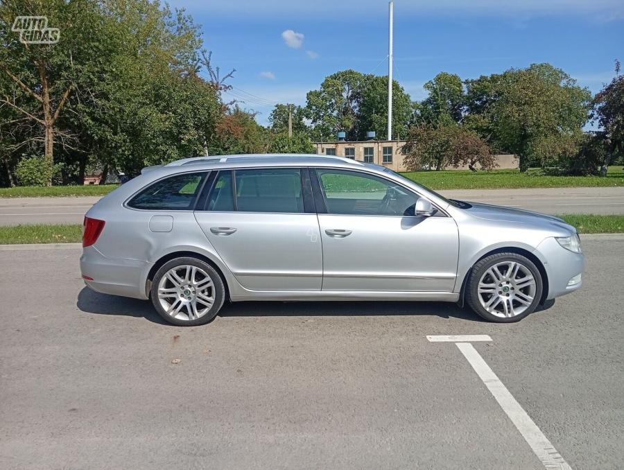 Pelēks Skoda SuperB 2010 Viļņa, ar dzinēja tilpumu 2.00 L un nobraukumu 399 tūkst. km par 3600 €, foto 9 vietnē AUTOMOTO.COM.LV