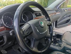 Pelēks Skoda SuperB 2010 Viļņa, ar dzinēja tilpumu 2.00 L un nobraukumu 399 tūkst. km par 3600 €, foto 18 vietnē AUTOMOTO.COM.LV