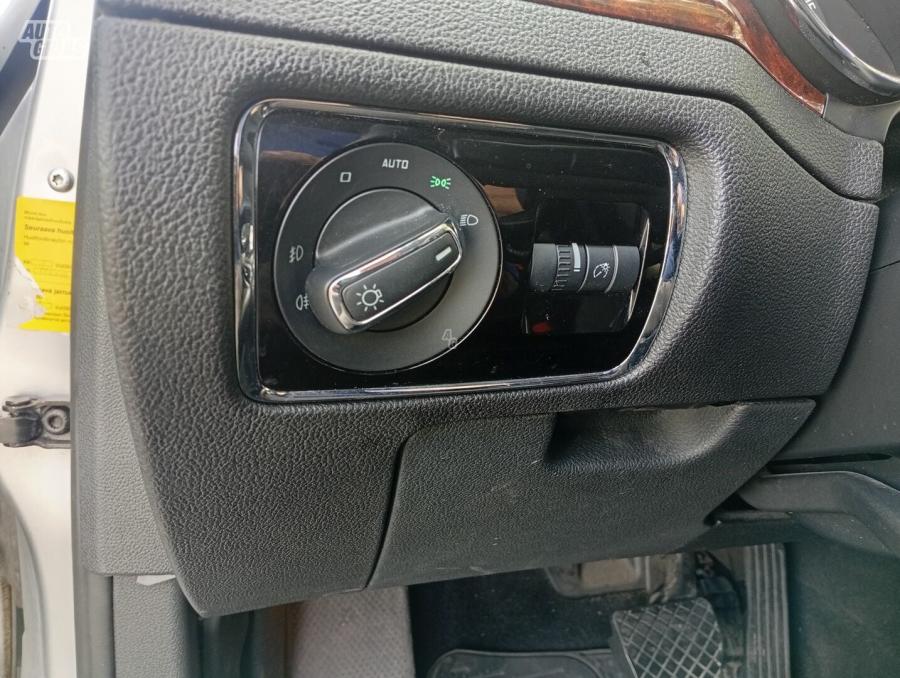 Pelēks Skoda SuperB 2010 Viļņa, ar dzinēja tilpumu 2.00 L un nobraukumu 399 tūkst. km par 3600 €, foto 24 vietnē AUTOMOTO.COM.LV