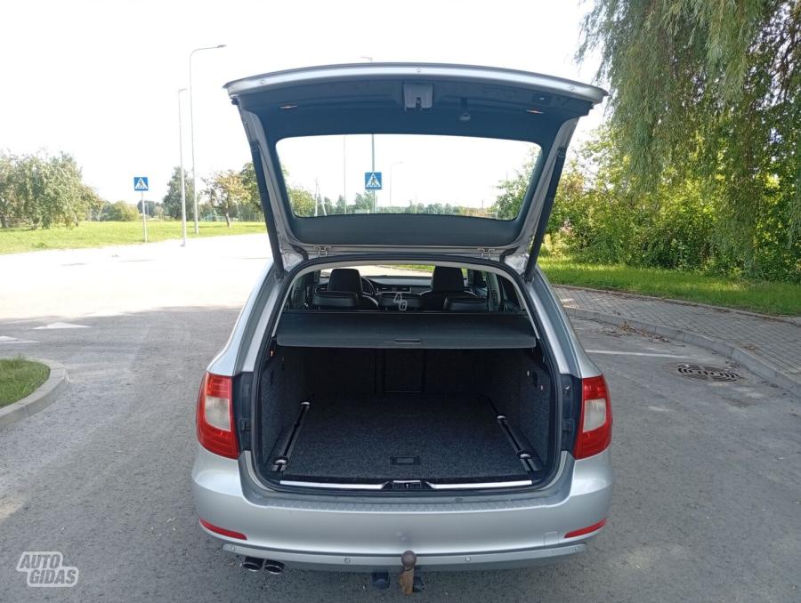Pelēks Skoda SuperB 2010 Viļņa, ar dzinēja tilpumu 2.00 L un nobraukumu 399 tūkst. km par 3600 €, foto 28 vietnē AUTOMOTO.COM.LV