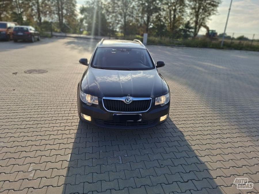 Pelēks Skoda SuperB 2010 Kauņa, ar dzinēja tilpumu 2.00 L un nobraukumu 280 tūkst. km par 4250 €, foto 4 vietnē AUTOMOTO.COM.LV