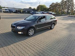 Pelēks Skoda SuperB 2010 Kauņa, ar dzinēja tilpumu 2.00 L un nobraukumu 280 tūkst. km par 4250 €, foto 7 vietnē AUTOMOTO.COM.LV